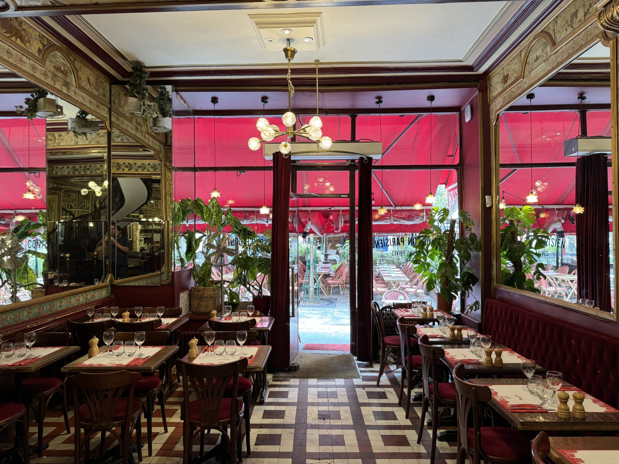 Petit Bouillon Pharamond Paris - Les Grandes Brasseries de L'Est ...